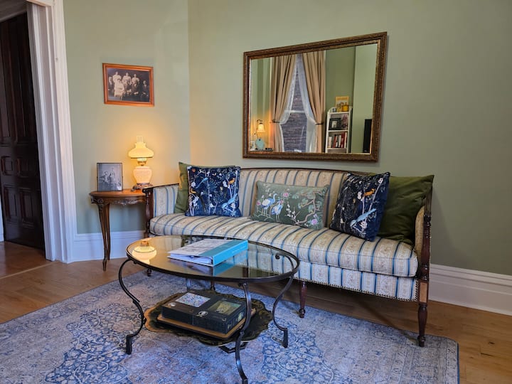 Cozy Historic Ackermann House With Timeless Charm! - Wheeling, WV
