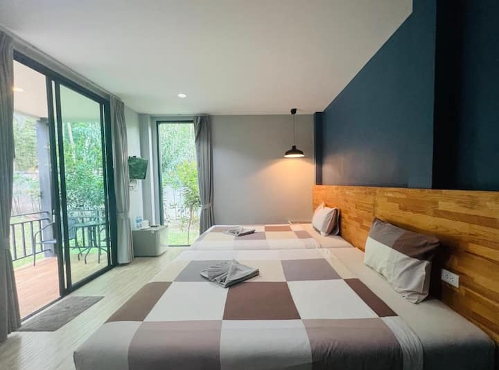 Evergreen Resort Family Standard Building Room - Ko Chang