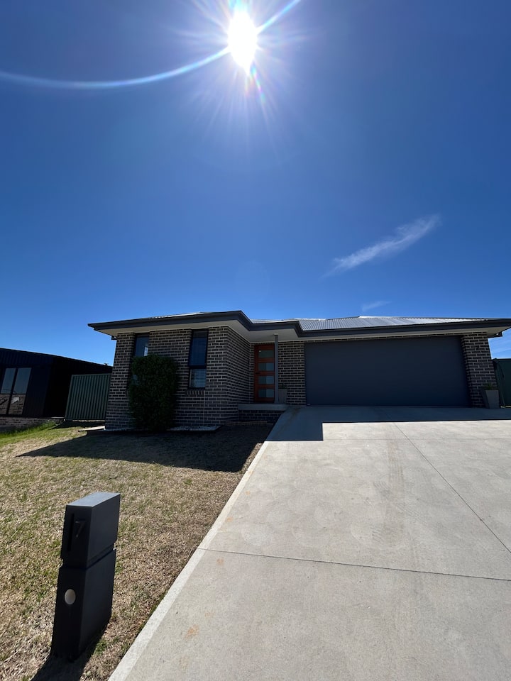 Home In Kelso - Bathurst
