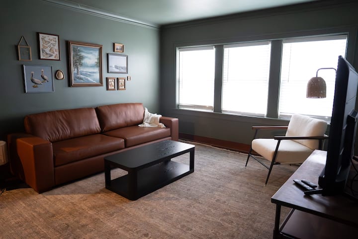 2 Bedroom Apartment Downtown Valpo - Valparaiso, IN