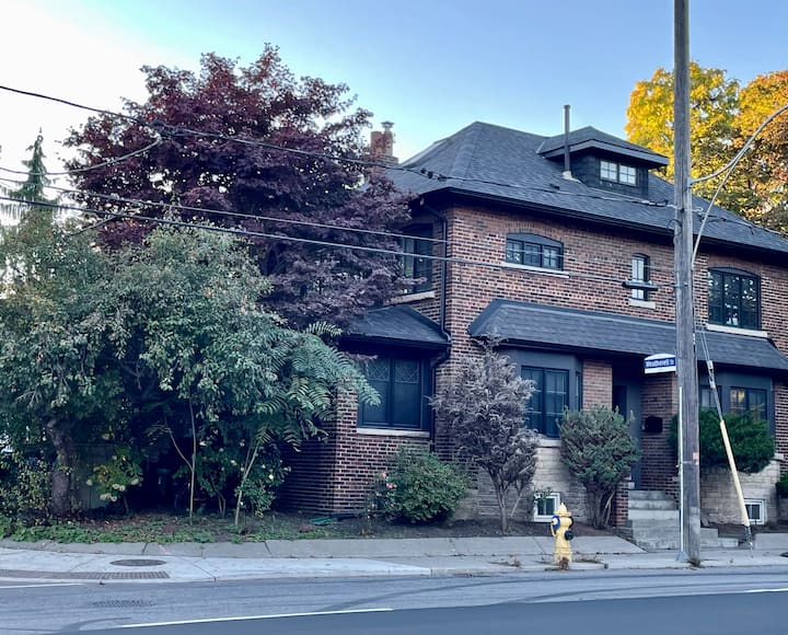 2 Bedroom Suite In Bloor West/old Mill - Toronto