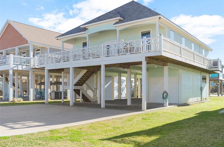 Wingin' It! A Spacious Home, 5 Minutes From Beach! - Crystal Beach, TX