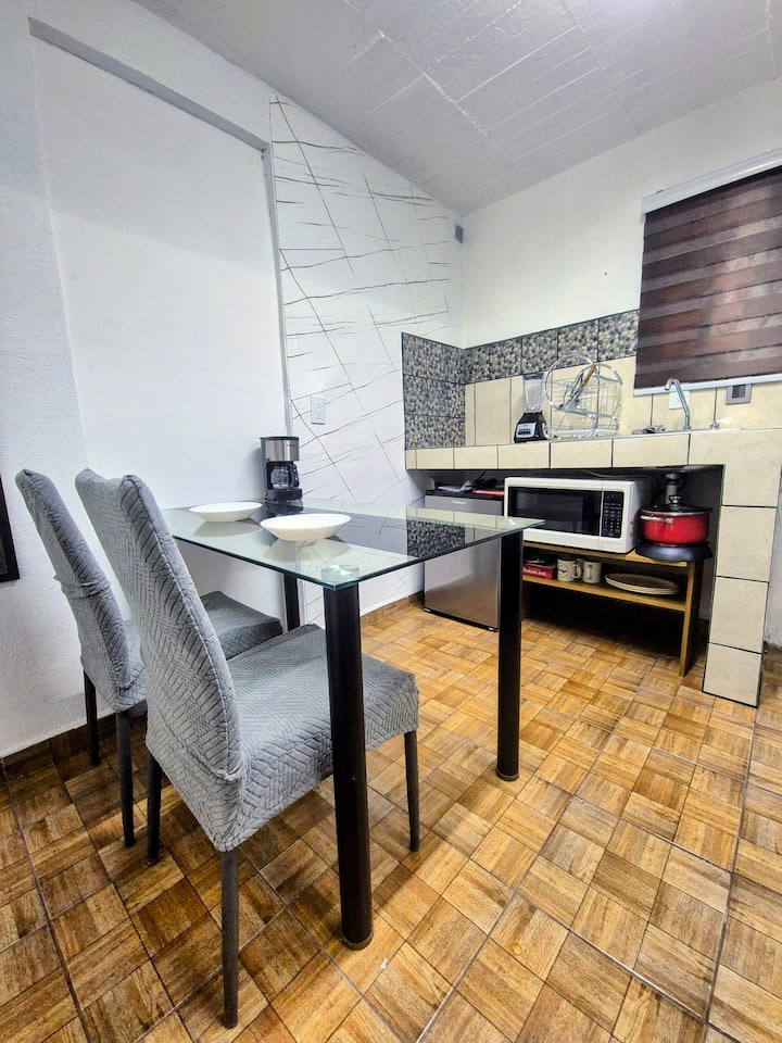 Pequeño Espacio Minimalista Ii - Mexico City