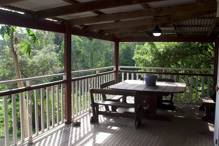 Crystal Creek Rustic Wooden House - Murwillumbah