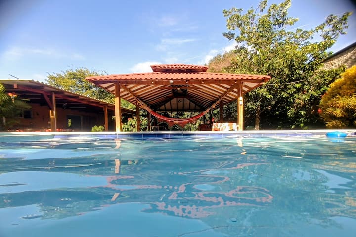Casa Campestre Con Piscina Privada - Colombia