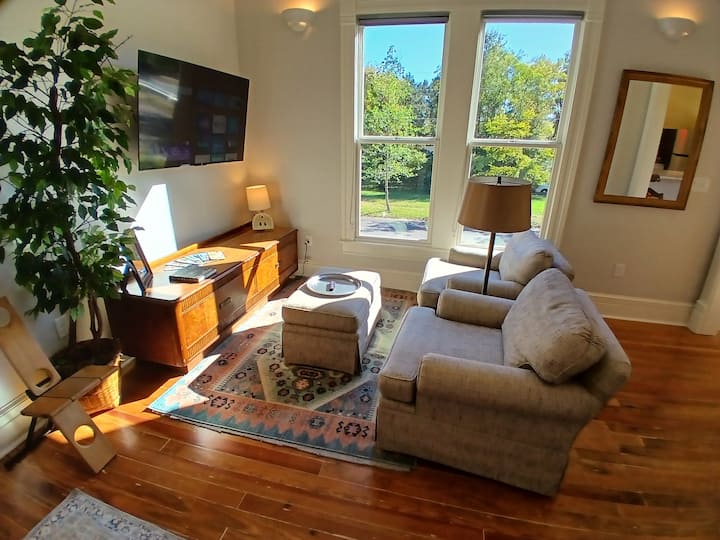 Big Vic 1723 Perfectly Renovated  930 Sq Ft - Little Rock, AR
