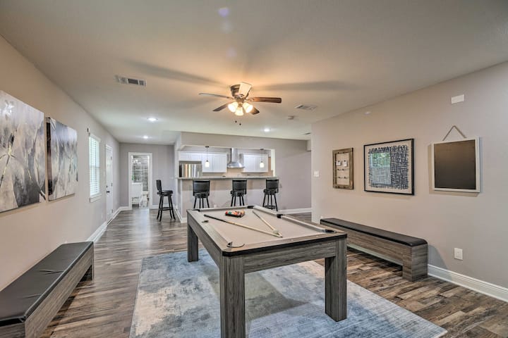Spacious Htx Escape + Games & Patio - Houston, TX