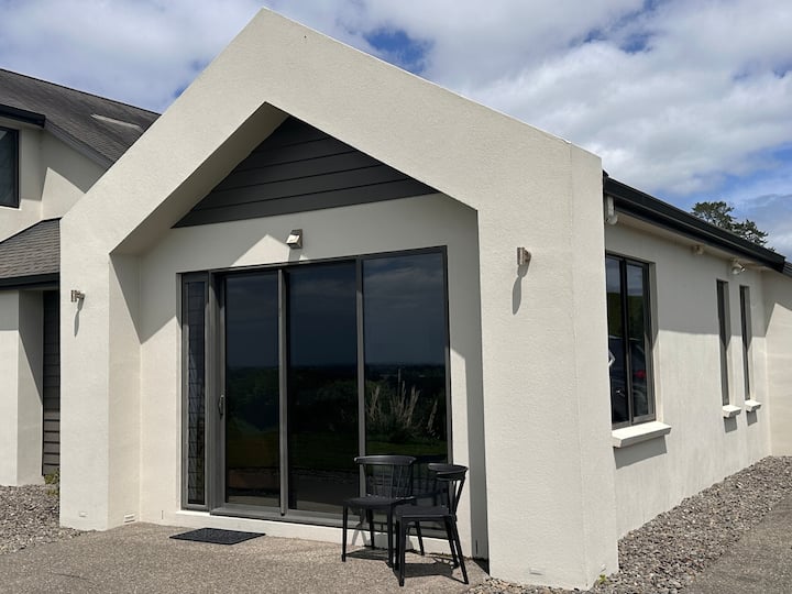 Luxury Studio With Stunning Views To Wake Up To! - Tauranga