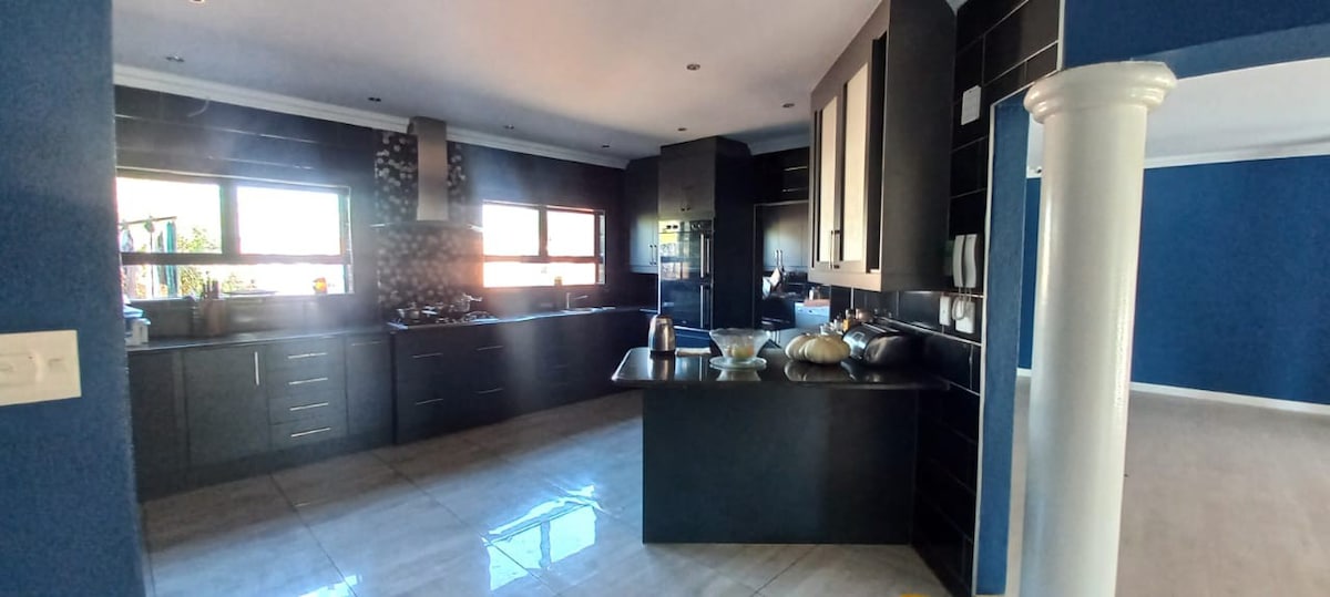 budais guest lodge - Guest house à louer à Kempton Park, Gauteng ...