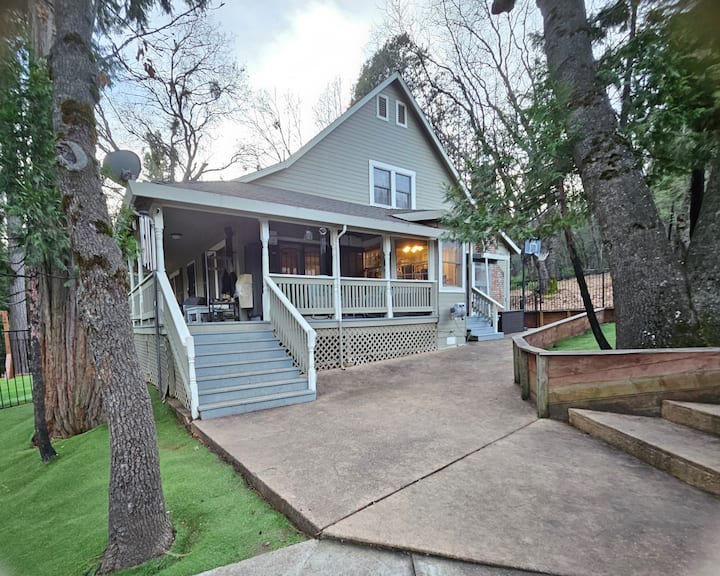 Visit Yosemite & Stay In Luxurious Accommodations - Twain Harte, CA