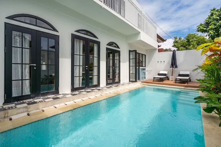 Sanur’s 3br Artistic Villa With Pool - Sanur