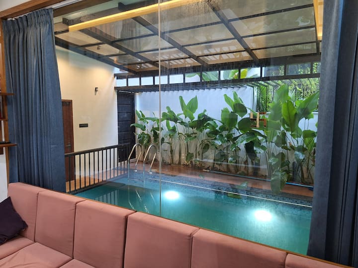 Luxury 4-bedroom Villa With Pool And Private Bar - Kozhikode