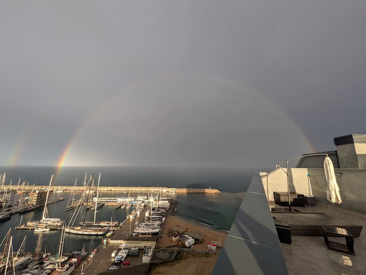 Entire Apartment Beach Access & View Private Hotub - Badalona