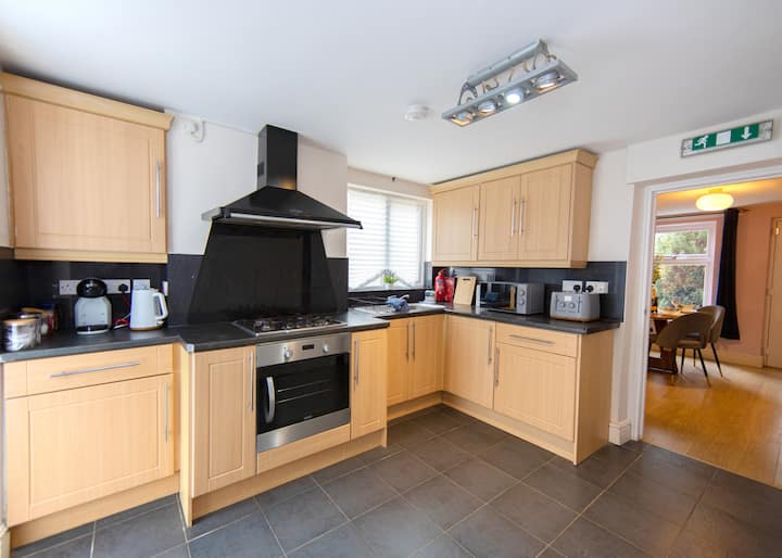 Stylish 3 Bed House Ely Central Location - Ely