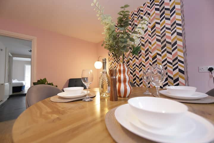 Stylish 3 Bed House Ely Central Location - Ely