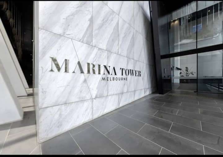 Stylish Docklands Haven | Parking +Pool Gym Access - Brooklyn