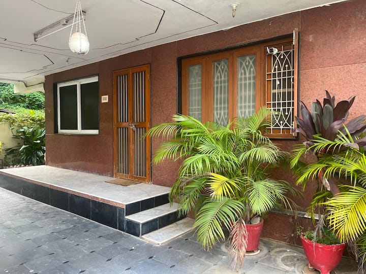 Spacious 3br Home, Parking, Near Outlets & Shops - Hyderabad