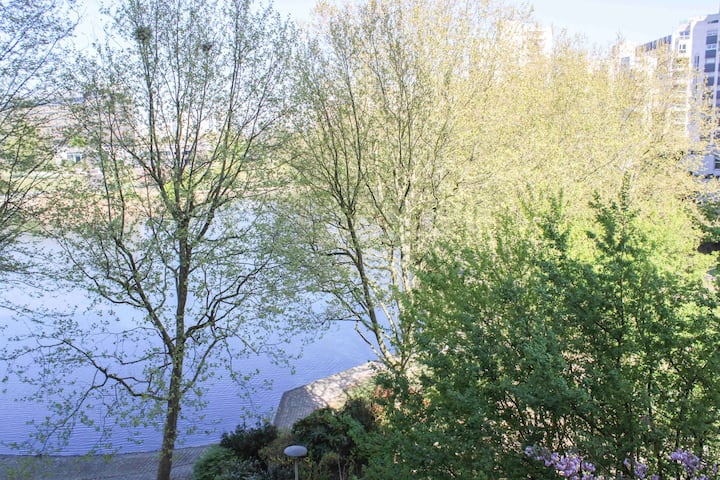 Bord Du Lac De Créteil Métro Et Centre Commercial - Créteil