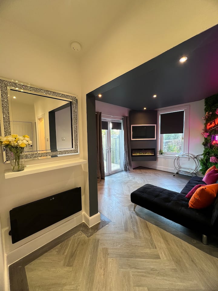 Murrayfield Retreat With Hot Tub - 