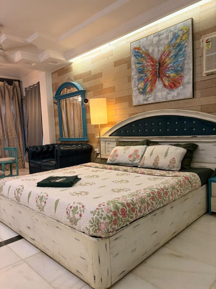 4rk Urban | Posh Location Butterfly - Mumbai