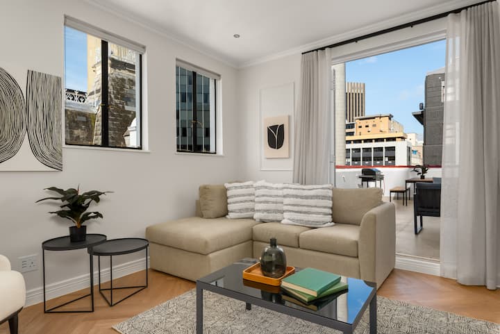 Venice-inspired Penthouse With City Views - Cape Town