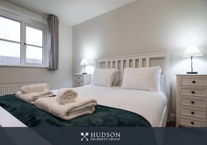 4-bed Home Near Telford Centre - Telford