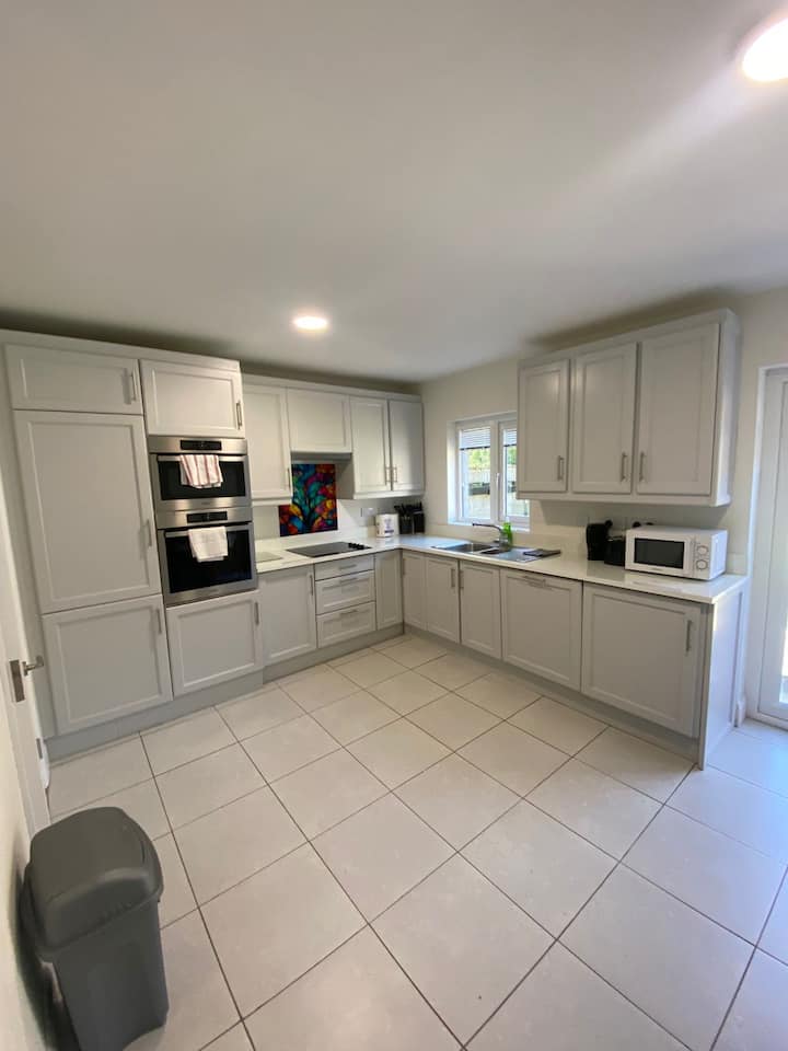 City Stays . Clane . Newbridge . Sleeps 6 - Naas