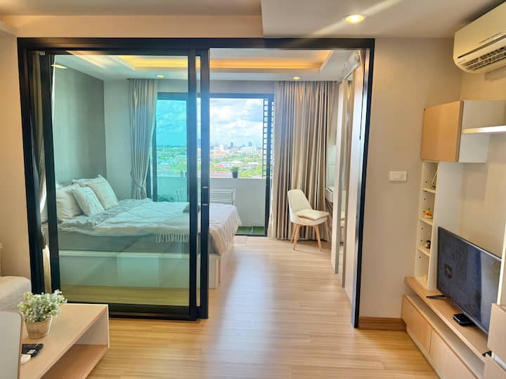 Cozy 1br • 4 Min Walk To Mrt • Wi-fi, Pool & Gym - Bangkok