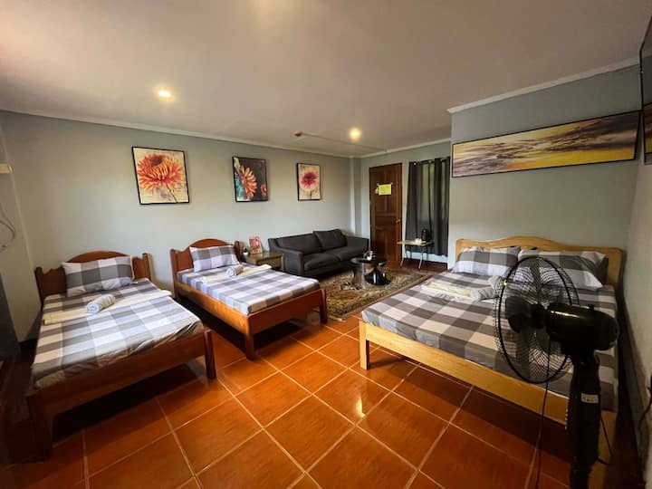 Friendly Budget Family Room Located In Coron Town - Coron
