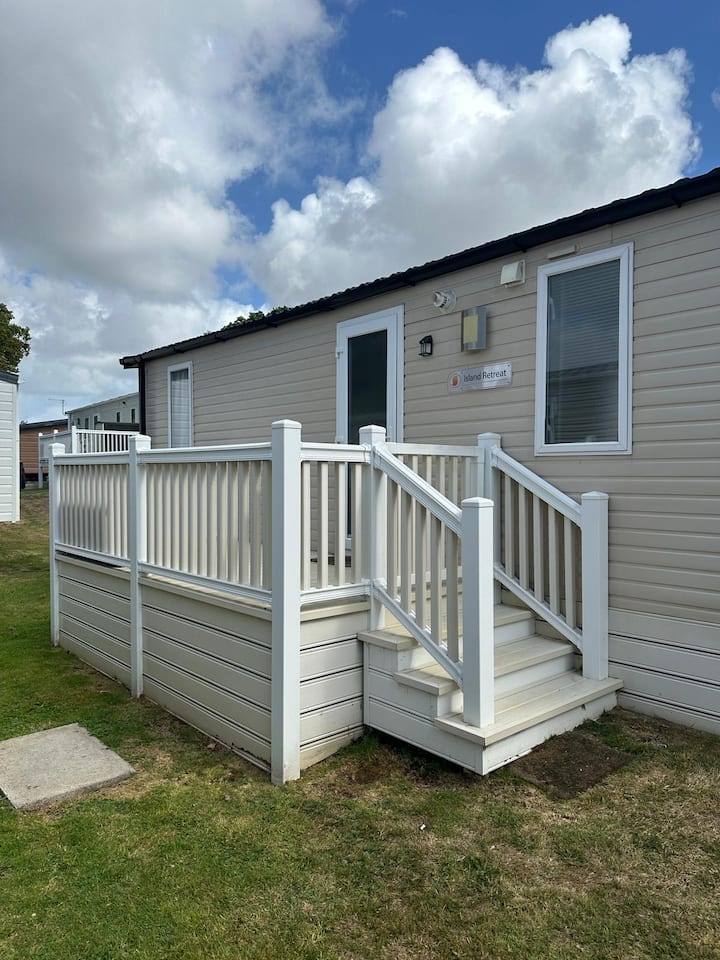 Island Retreat Plus 25% Off Ferry Travel - Sandown