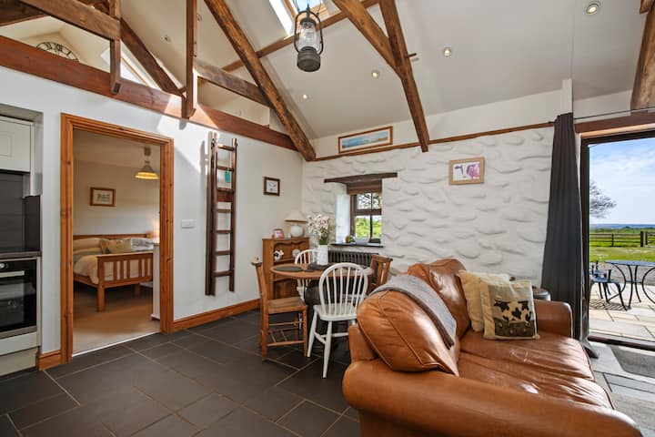 Milking Barn At Priskilly Fawr Farm - Pembrokeshire