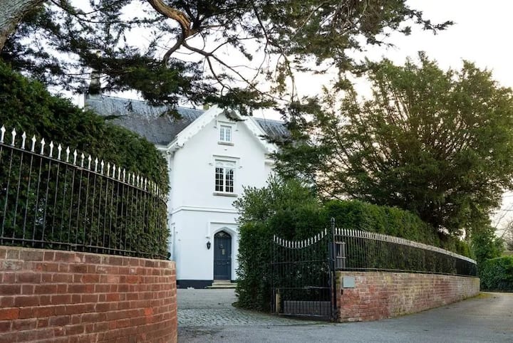 Exeter White House - Luxury Holiday Home In Exeter - Exeter