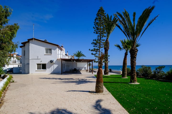 Shoreline Beach House - Lárnaca