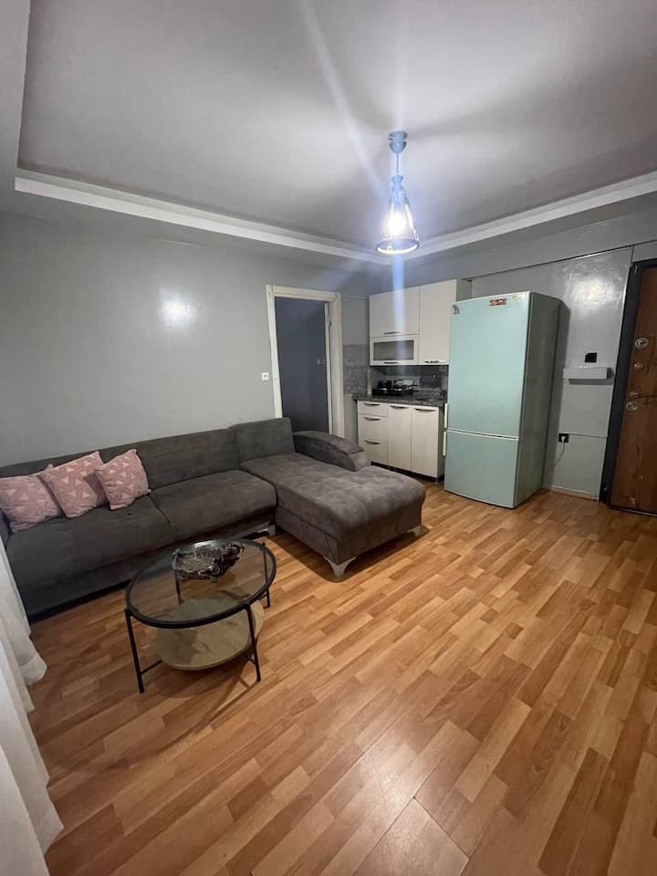 N11a Modern 1+1 Apartment Near Metro V2 - Istanbul