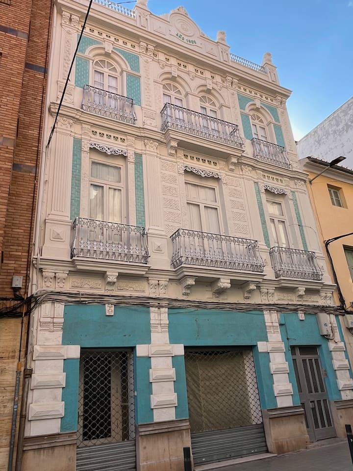 Maison Entière Avec Terrasse.
Sagunto Centre - Almenara