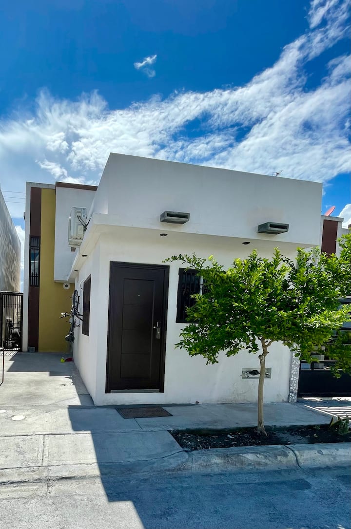 Casa En Privada Frente A Parque - Reynosa