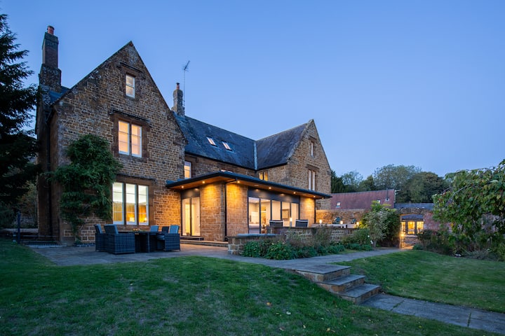 Luxury Cotswold Estate - Banbury
