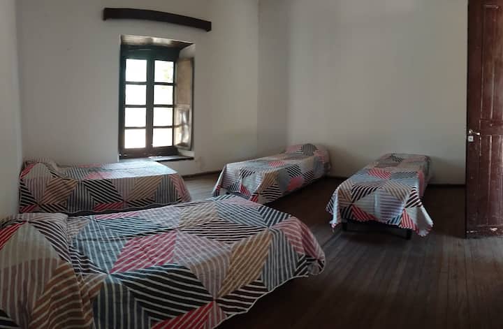 Habitación Privada Con Baño Compartido (5 Pers) - San Salvador de Jujuy