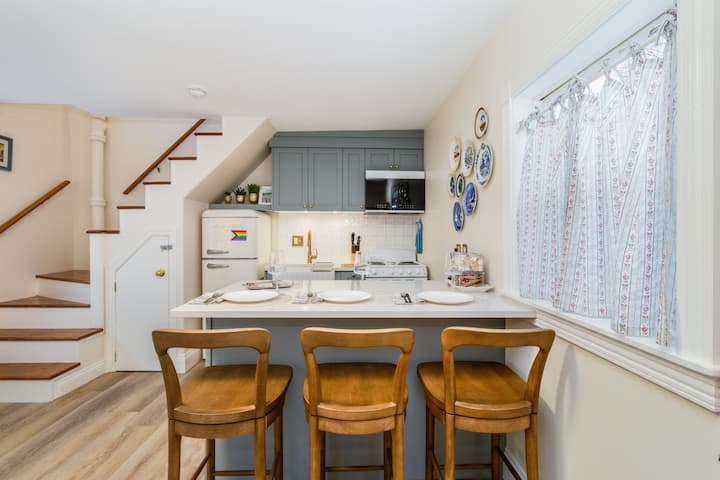 Downtown Suite By Farmer’s Market - Fredericton