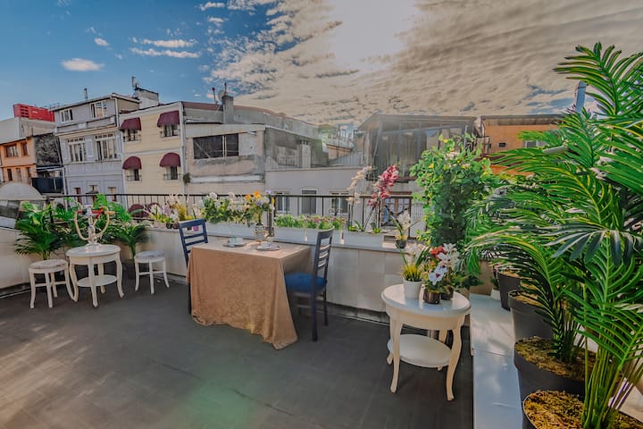 1+1 Apartment With Terrace In Taksim - Balat