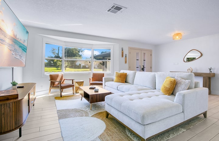 Orlando Lakeside Escape: Luxury Home - Orlando