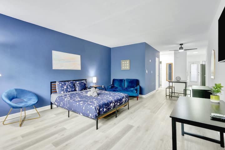 1br Miami Beach Apt W/ 3 Queens + Free Parking - Miami Beach, FL