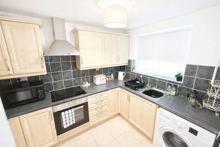 Lancashire - Cosy Townhouse, 3 Double Bedrooms - Ormskirk