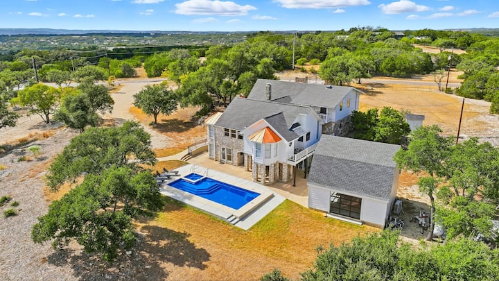 New! Lake View, Pool+spa, Gameroom, Firepit - Canyon Lake, TX