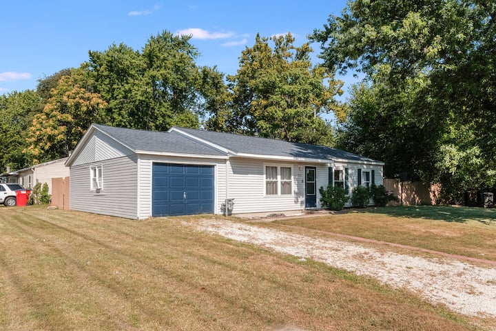 Affordable 3-bedroom Home In Sw Champaign - Champaign, IL