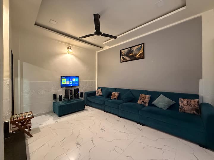 2bhk Timber Villa | Pandastays - Lonavala