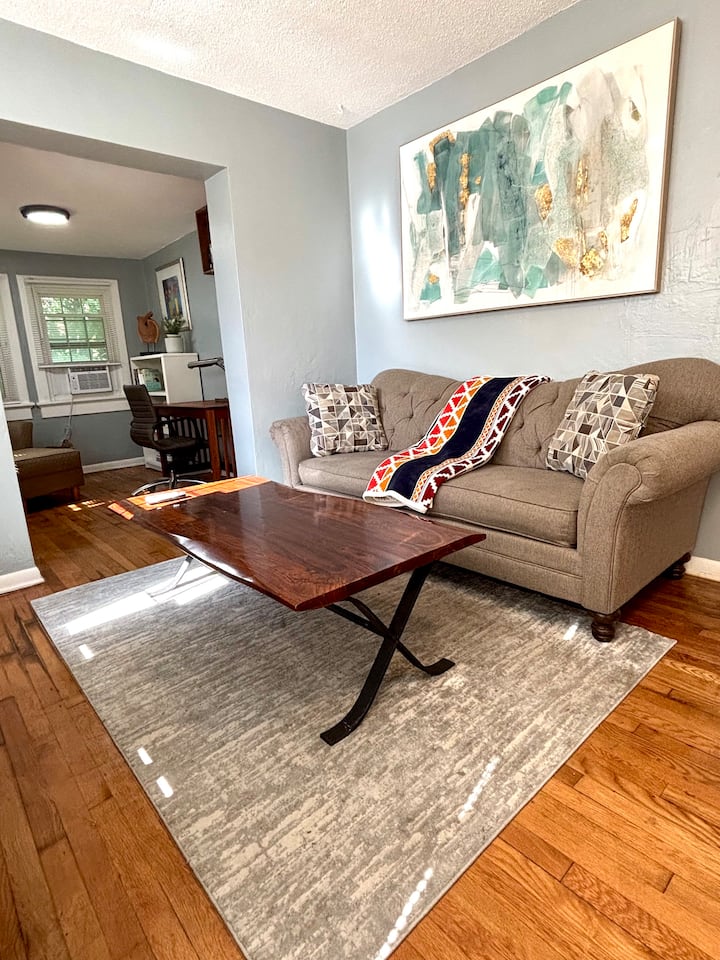 The Charmed Suite - Dayton, OH