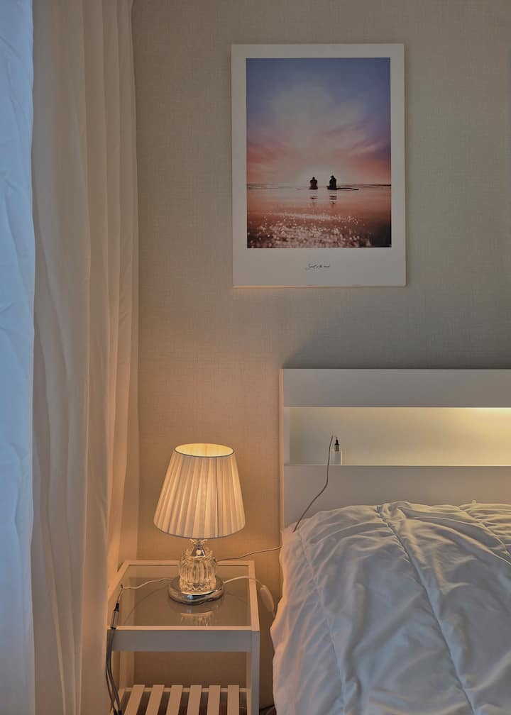 [오픈할인]최대 4인, 1시 체크아웃, 2호선,고척돔,강남,공항,여의도,홍대입구,광화문 - Bucheon-si