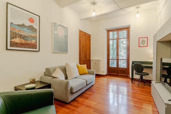 Guesthost - M1 Dante Elegant Apartment Torino - Torino