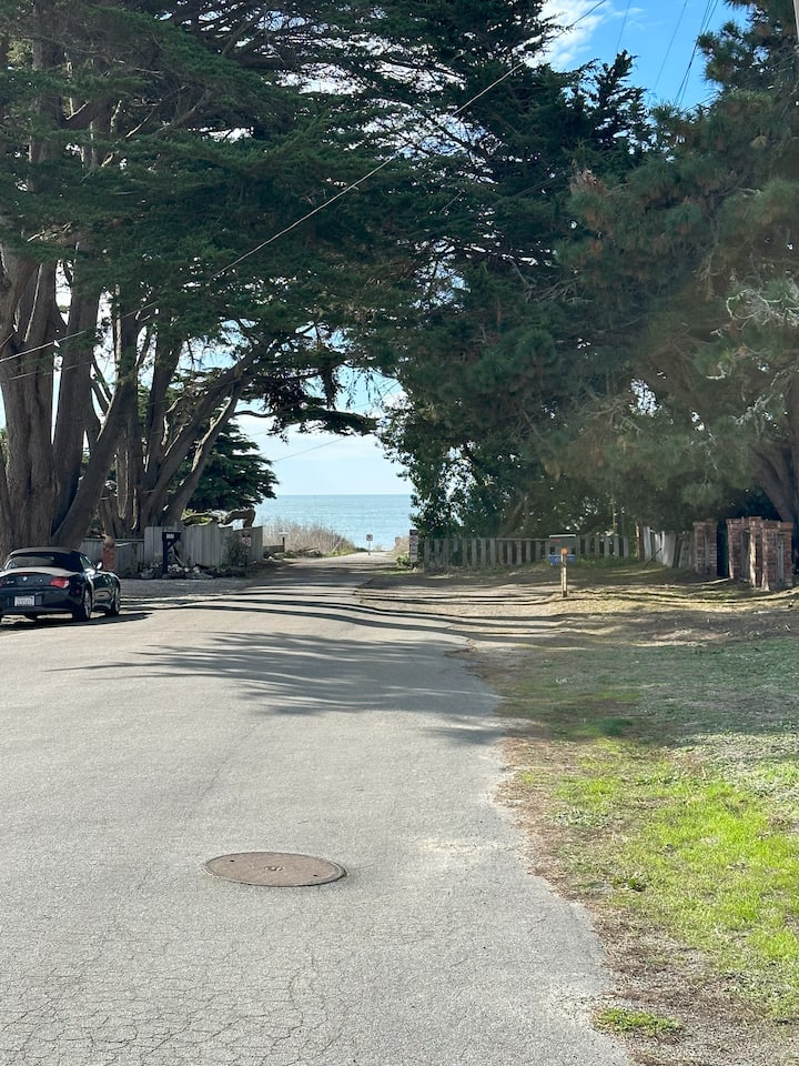 A Groovy Little Private Unit Right By The Beach - Half Moon Bay, CA